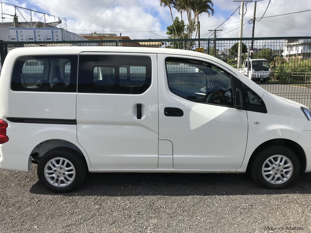 Used Nissan NV200 - TURBO - WHITE | 2016 NV200 - TURBO - WHITE for sale | Camp Fouquereaux ...