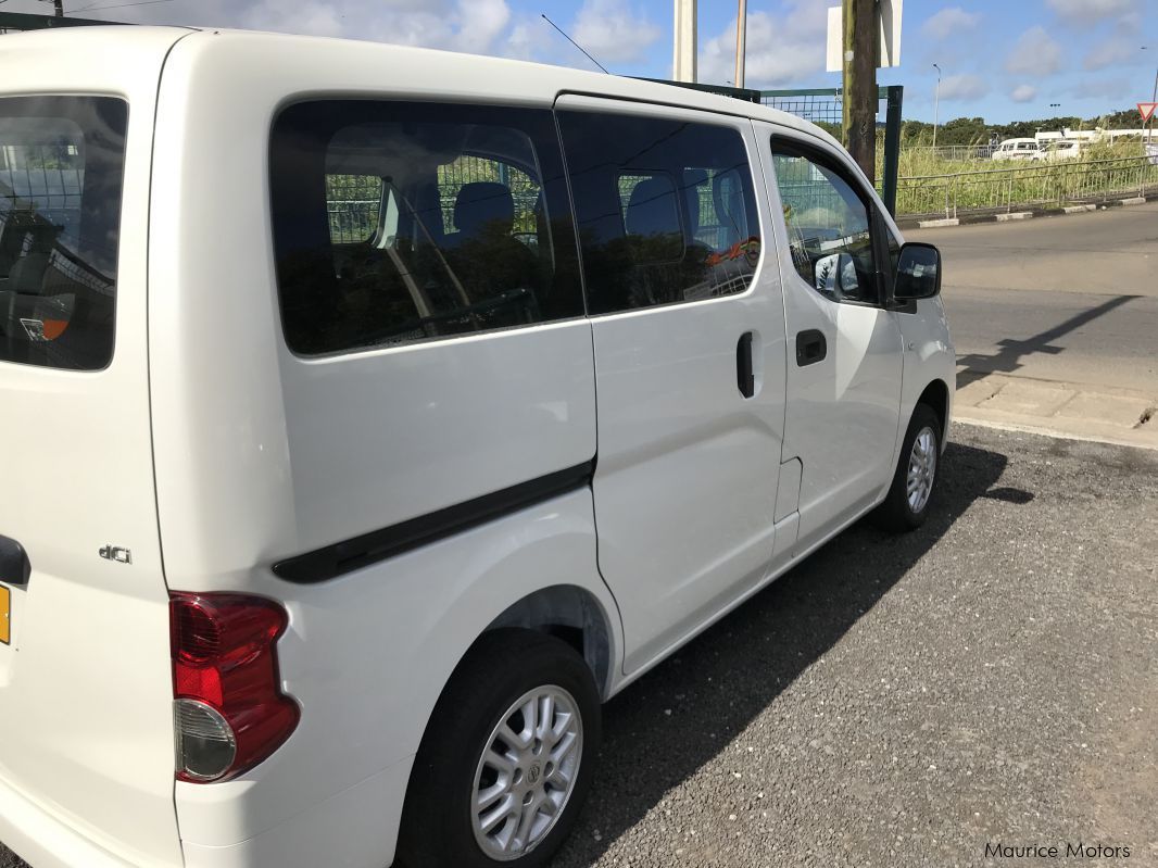 Used Nissan NV200 - TURBO - WHITE | 2016 NV200 - TURBO - WHITE for sale | Camp Fouquereaux ...